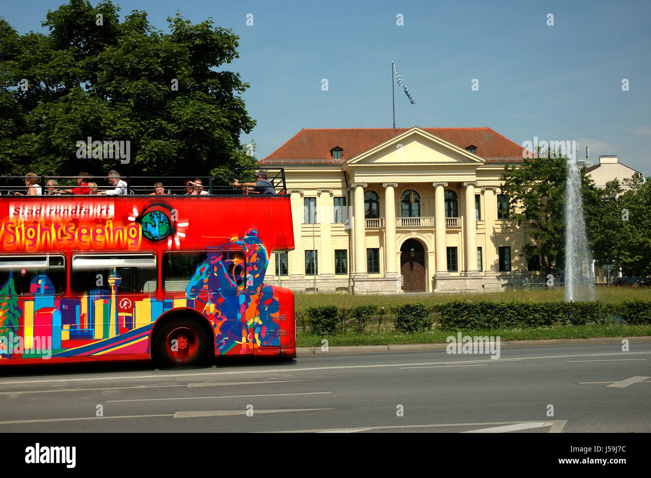 historical tourism sights bavaria capital munich city tours vehicle ...