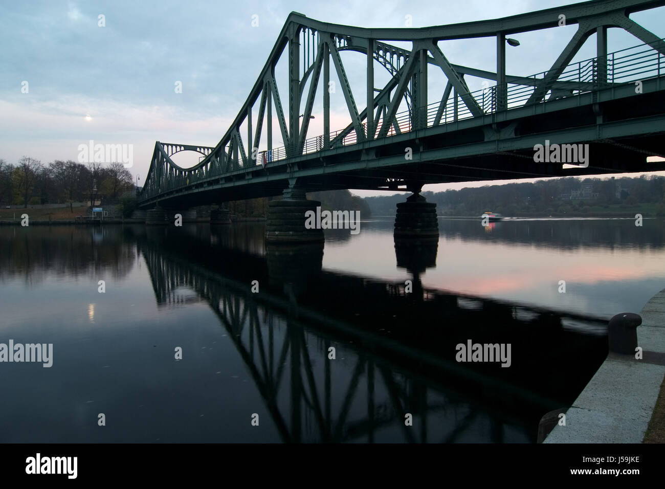 40 bridge hi-res stock photography and images - Alamy