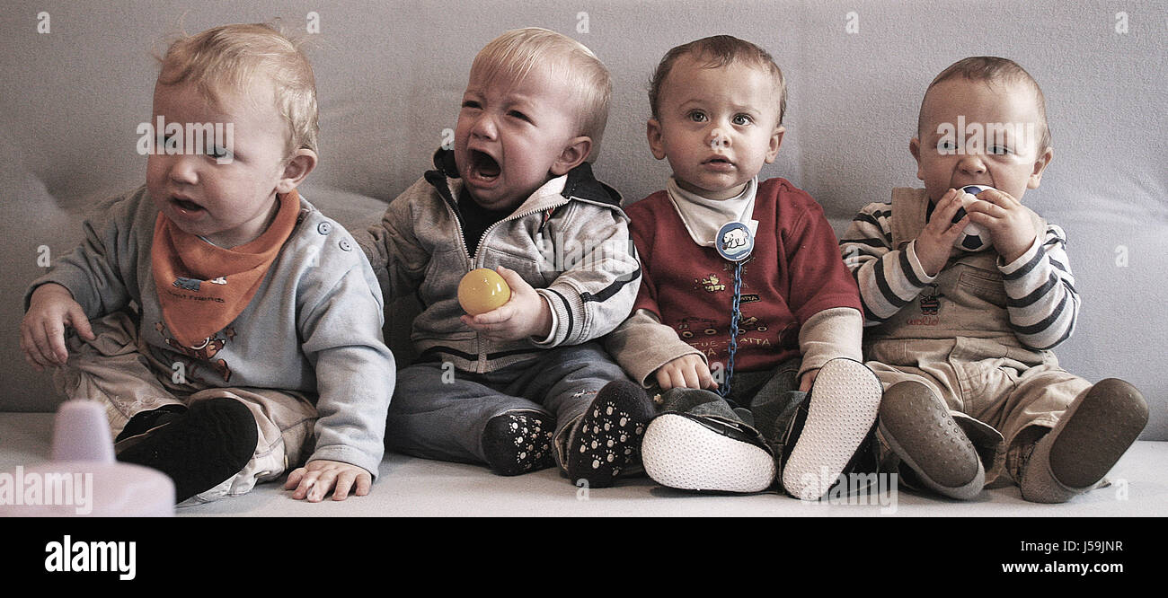 Crying babies group hi-res stock photography and images - Alamy