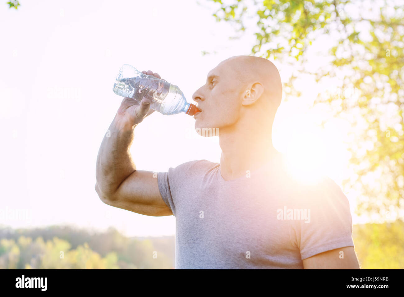 Pouring water and athlete hi-res stock photography and images - Alamy