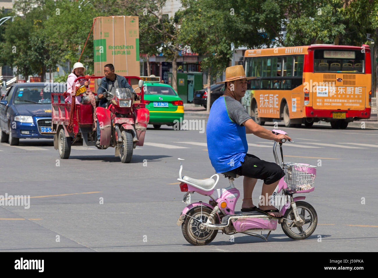 Scooter pollution hi-res stock photography and images - Alamy