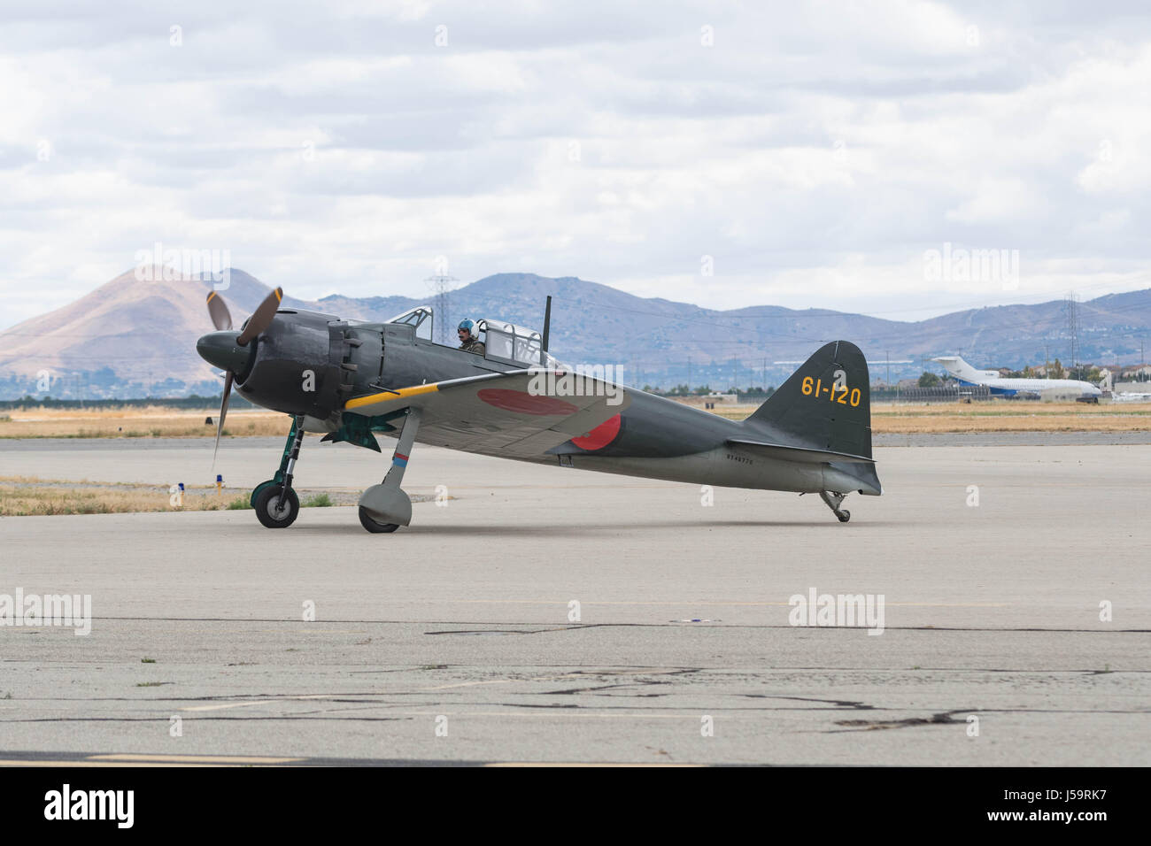 Mitsubishi a6m zero hi-res stock photography and images - Alamy
