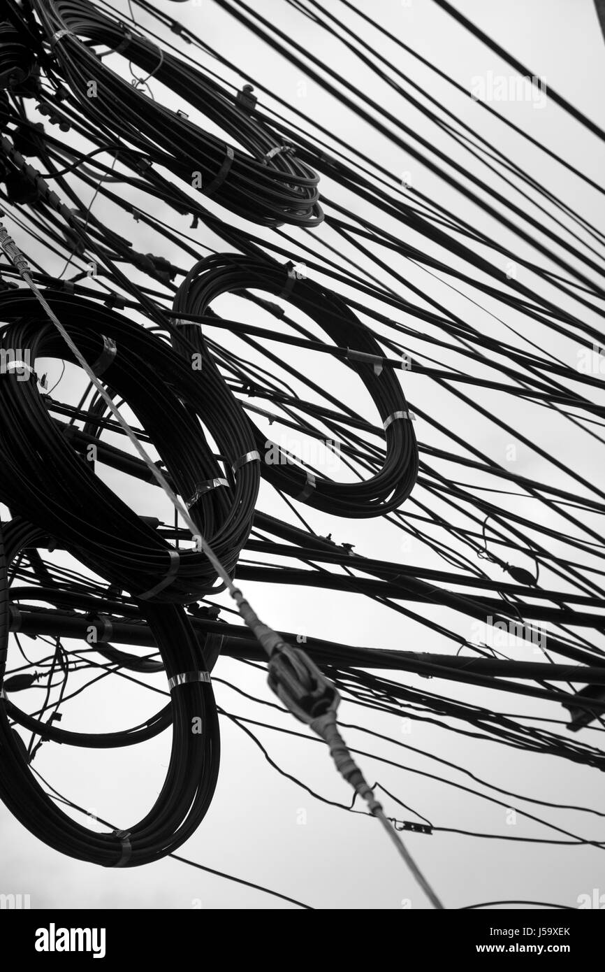 Messy cables and wires hi-res stock photography and images - Alamy