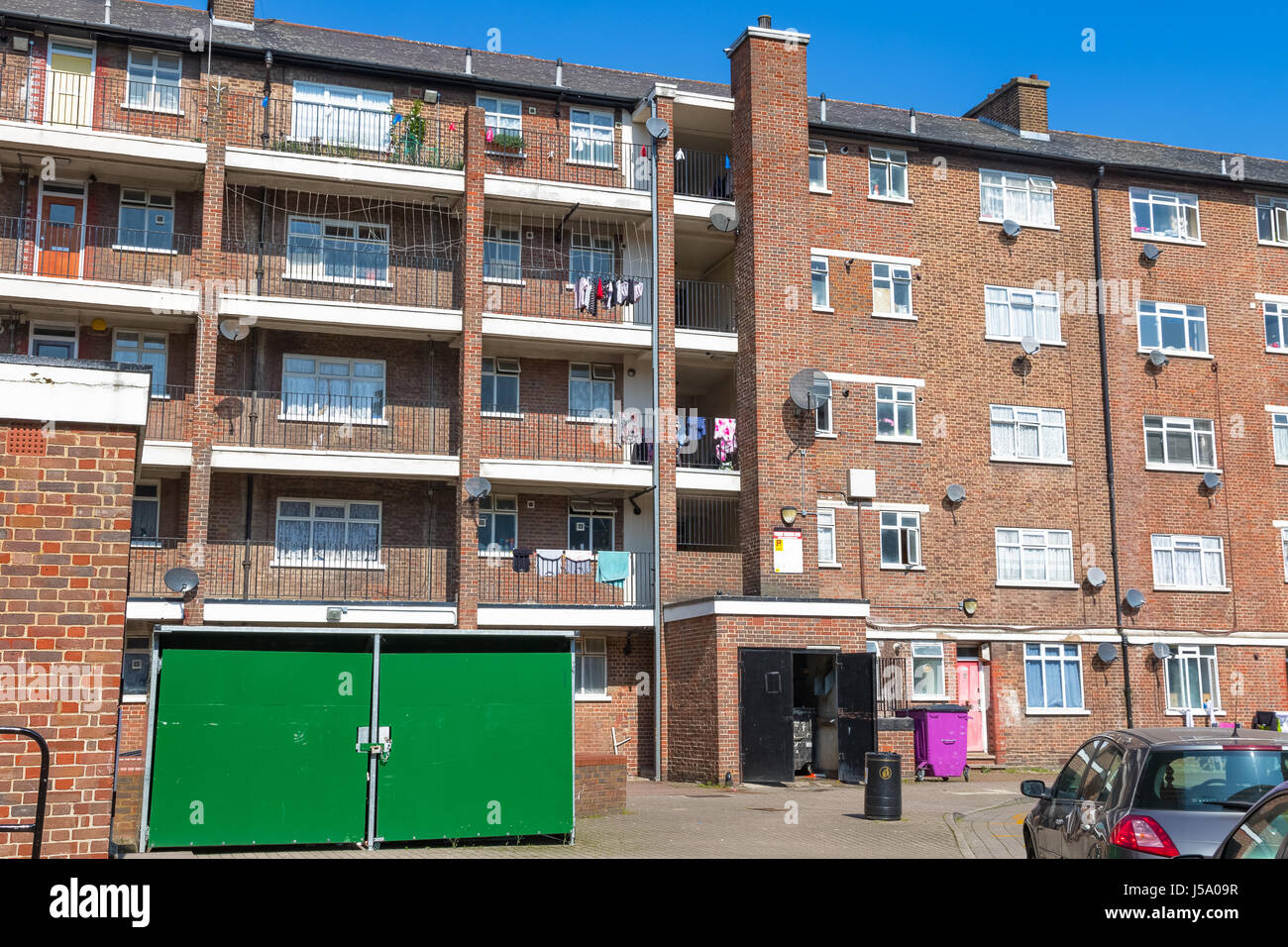 London social housing crisis hi-res stock photography and images - Alamy