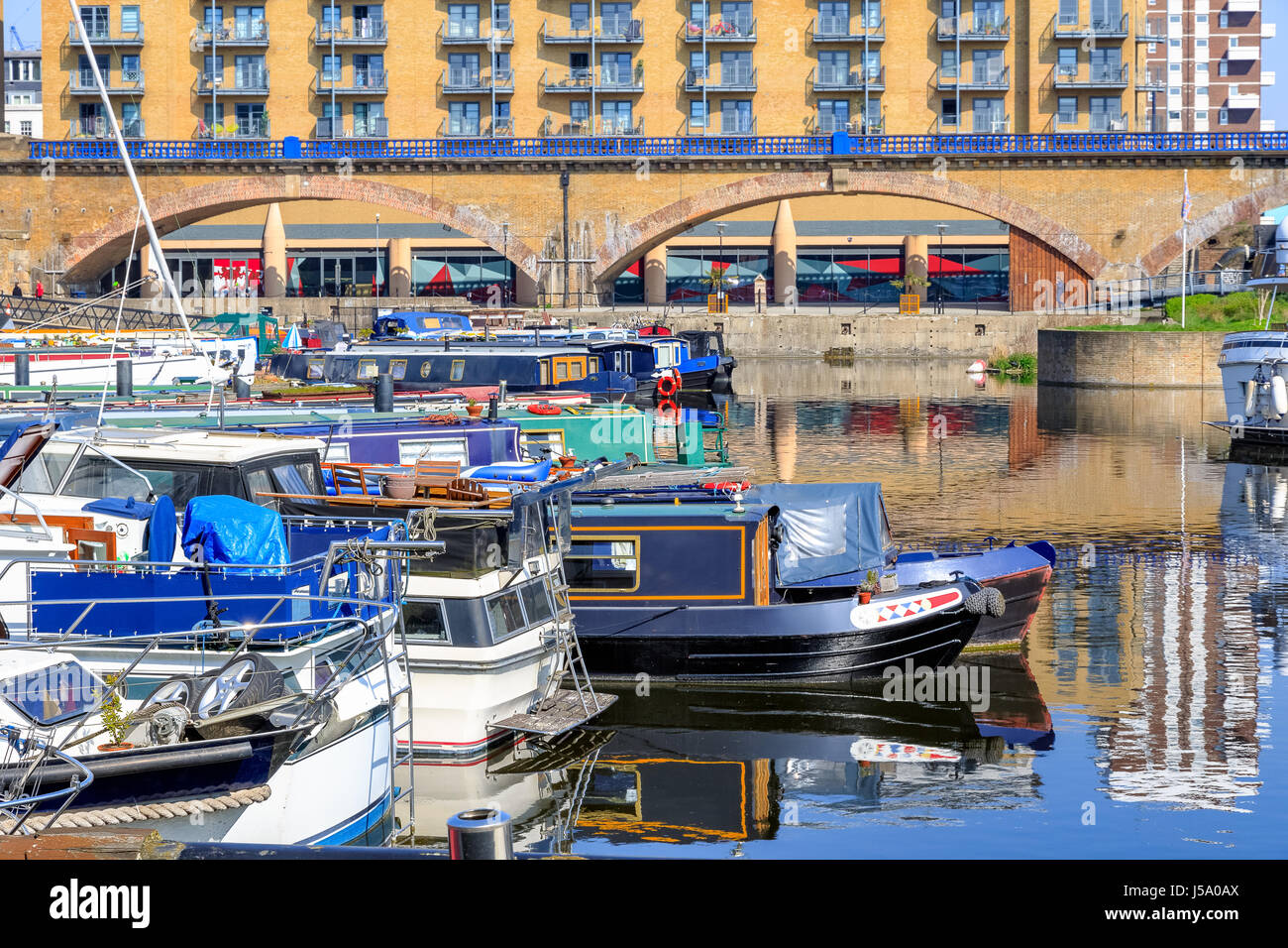 Limehouse basin marina hi-res stock photography and images - Alamy