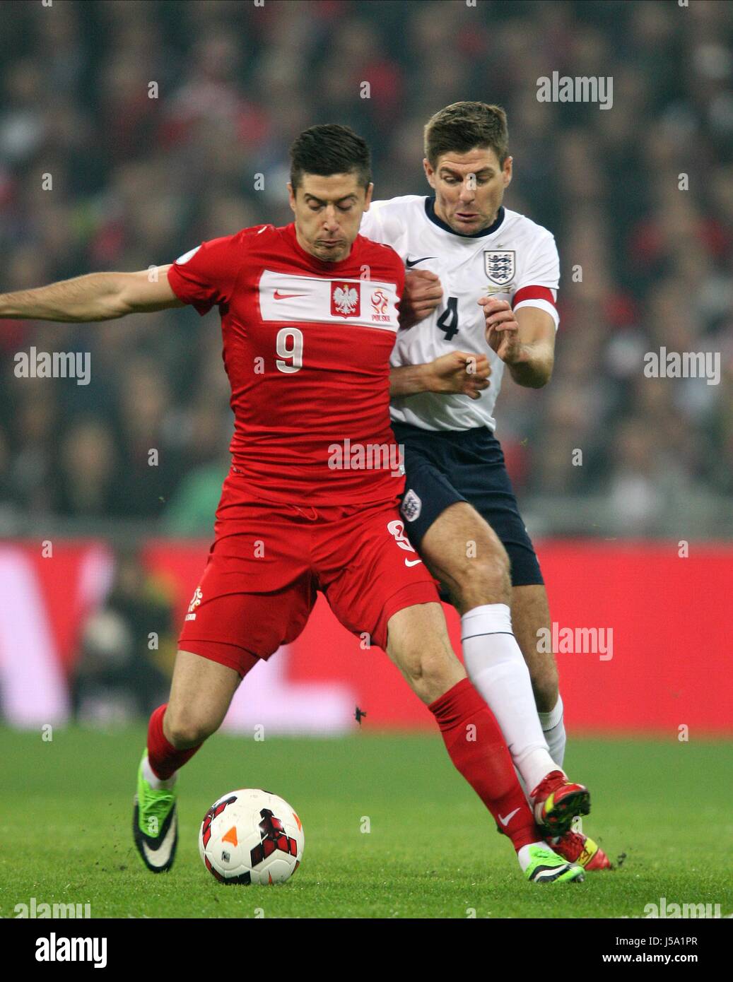 ROBERT LEWANDOWSKI & STEVEN GE ENGLAND V POLAND WEMBLEY STADIUM LONDON ...