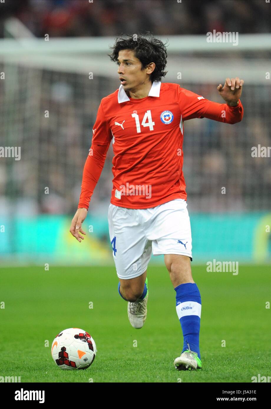 MATIAS FERNANDEZ CHILE FIORENTINA CHILE & FIORENTINA WEMBLEY STADIUM ...