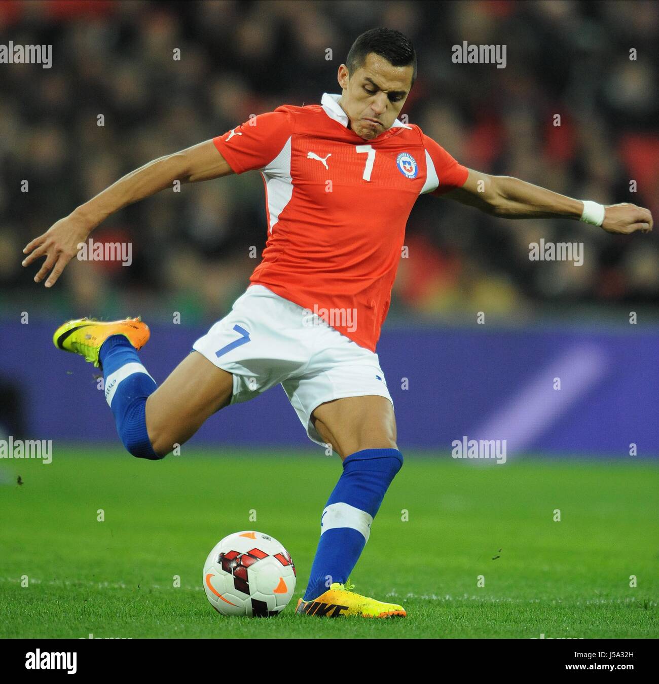 ALEXIS SANCHEZ CHILE BARCELONA CHILE & BARCELONA WEMBLEY STADIUM LONDON ...