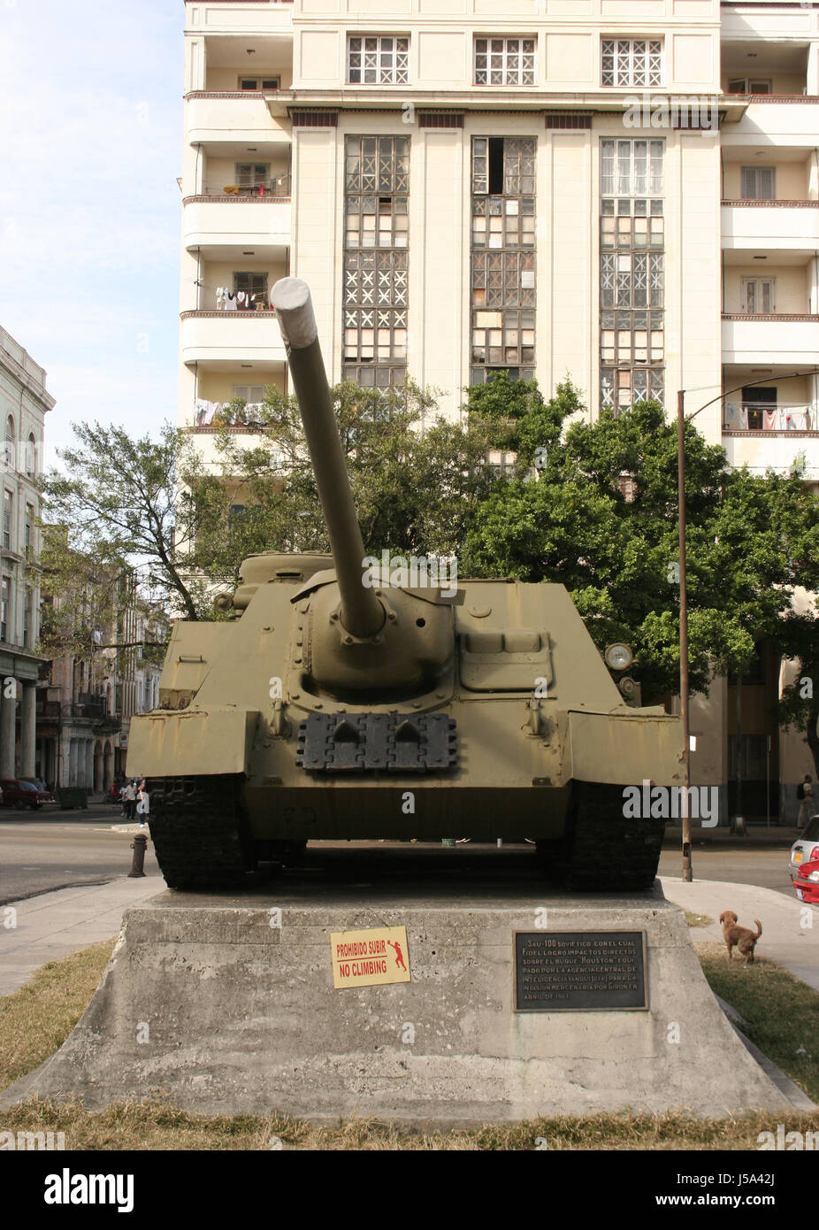 fight fighting army chain war vehicle exposition museum old-timer ...