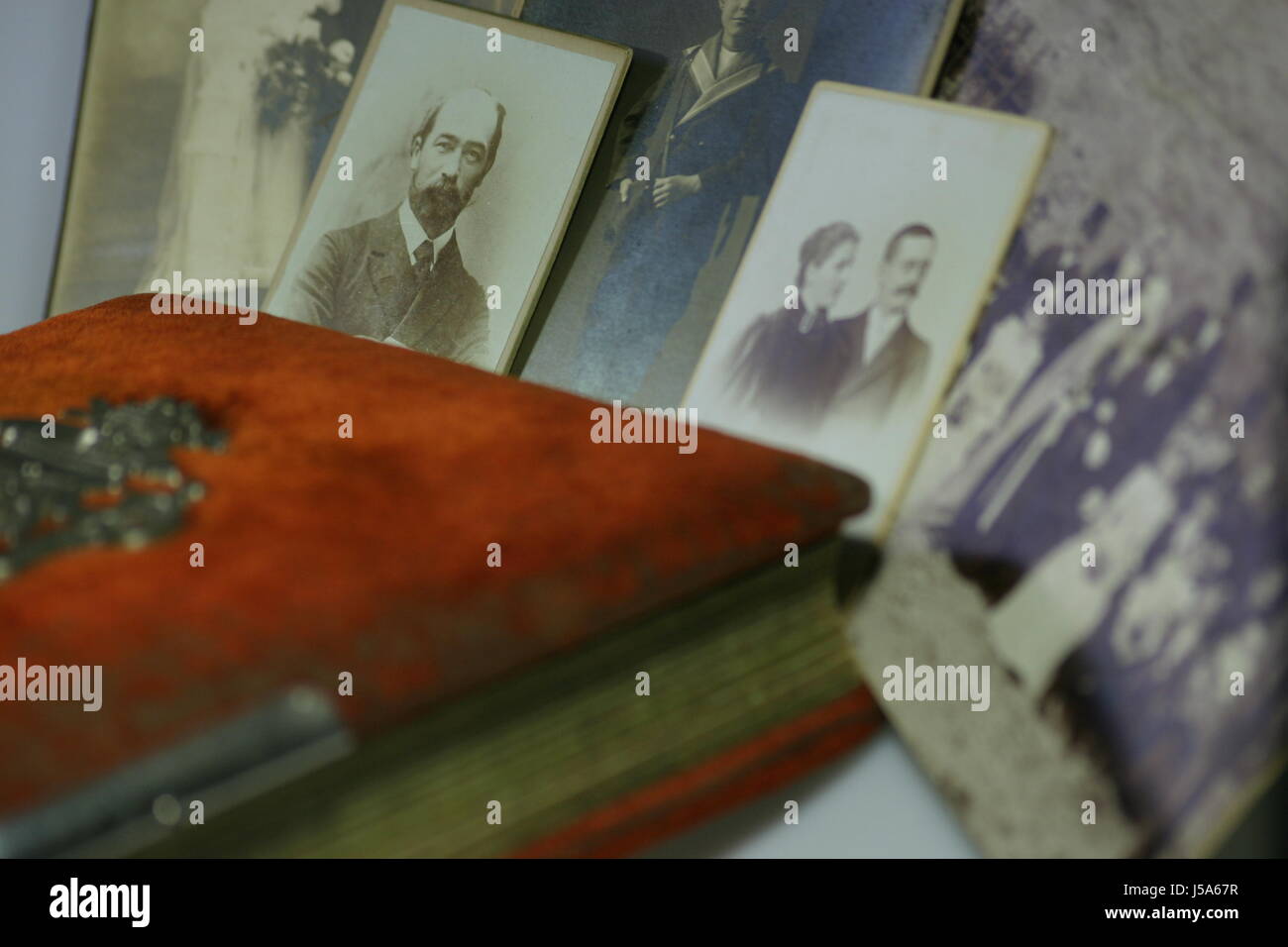 antique nostalgia nostalgic memories forefathers photos memory album ...