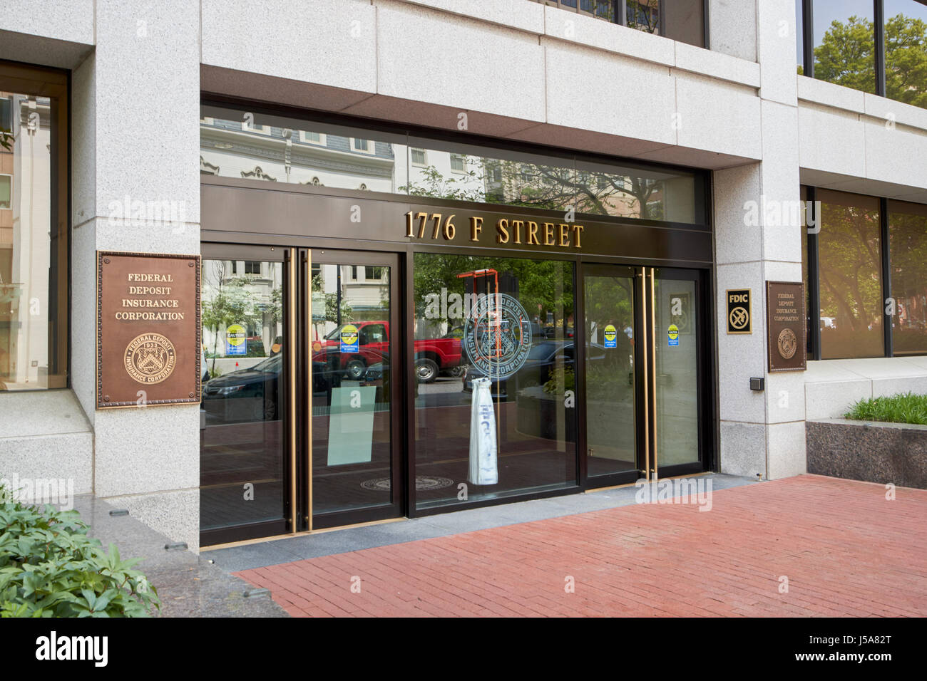 Federal deposit insurance corporation fdic hi-res stock photography and ...