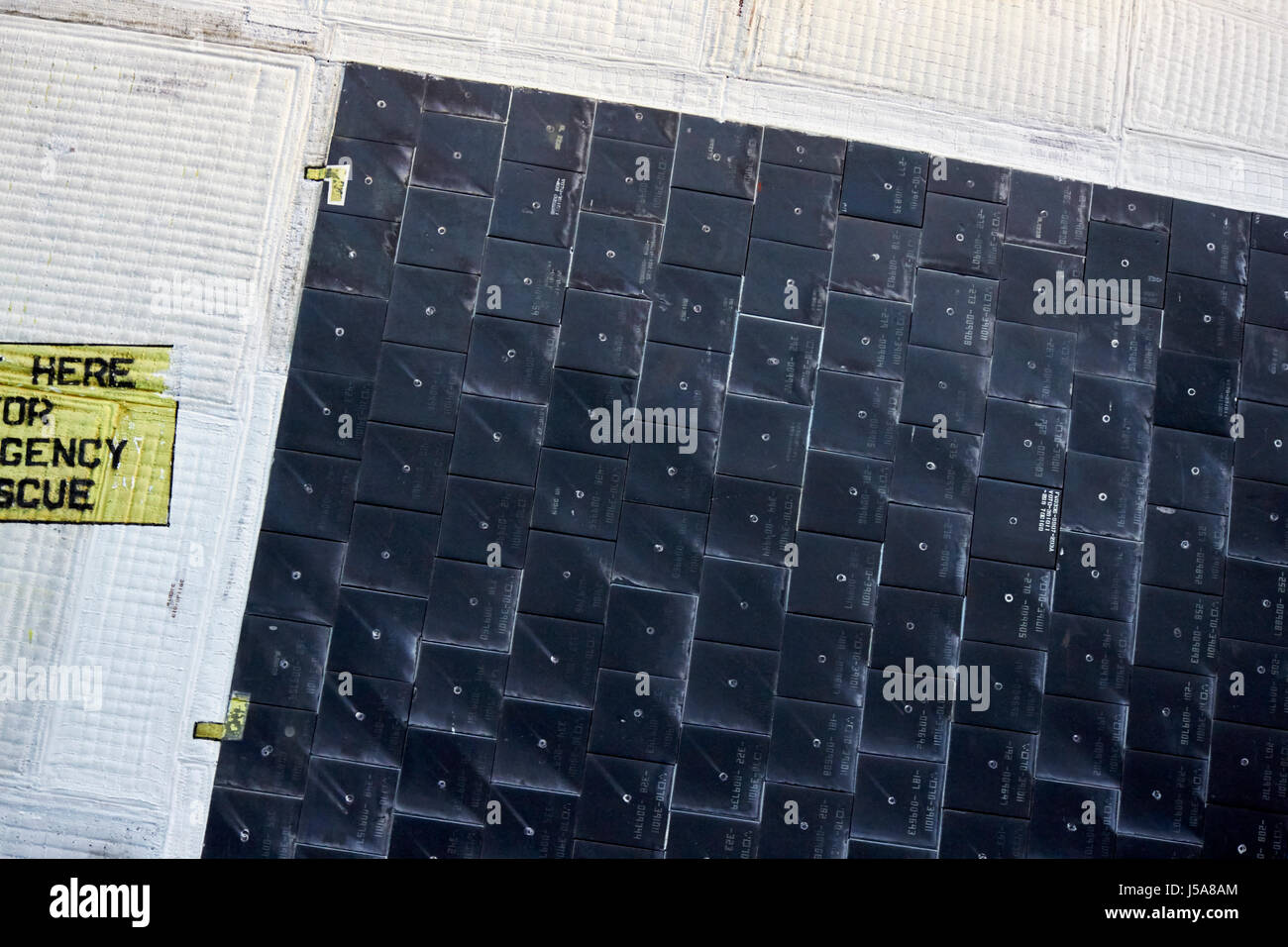 black heat shield protection tiles and white flexible blanket tiles ...