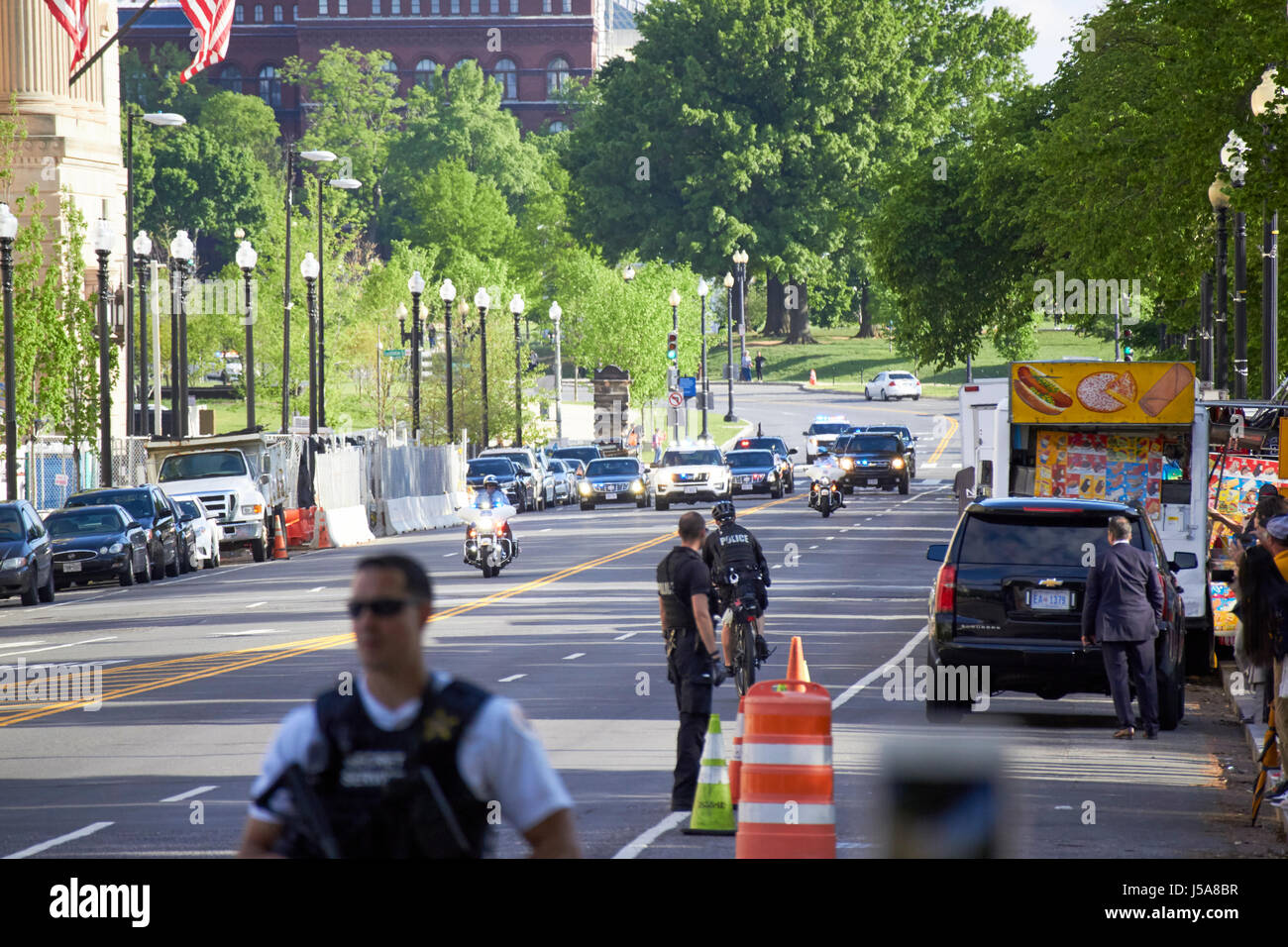 Presidential motorcade hi-res stock photography and images - Alamy