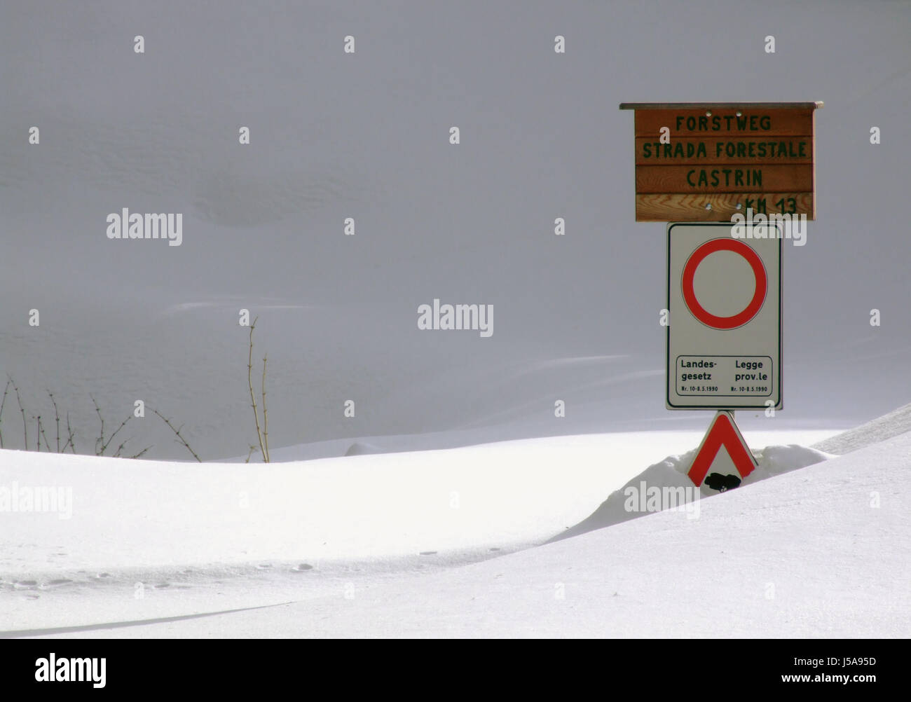 sign signal winter traffic sign hint ban prohibition sign snow street ...