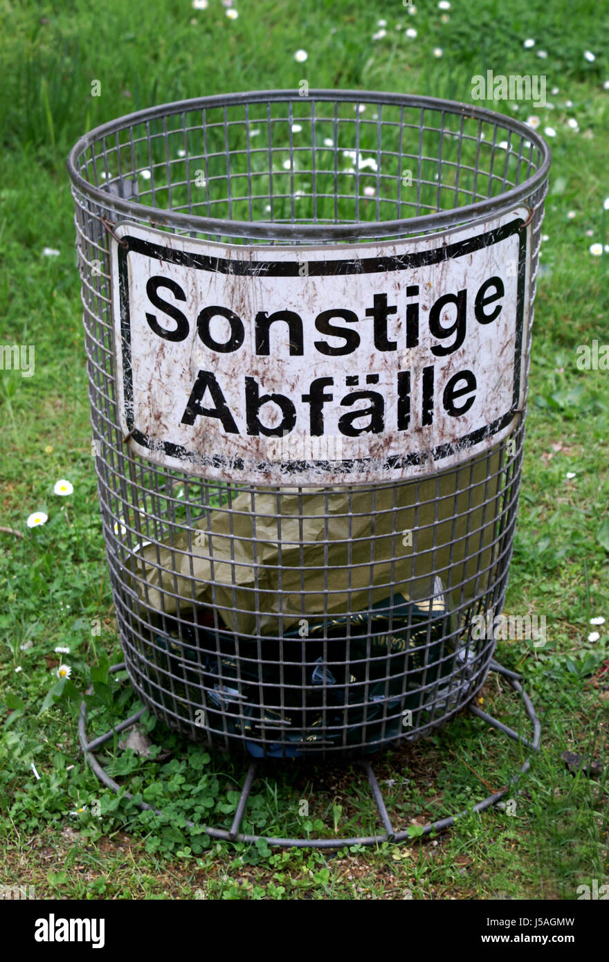 trash hint mull refuse trash can shield pointing gitterkorb unrat ...