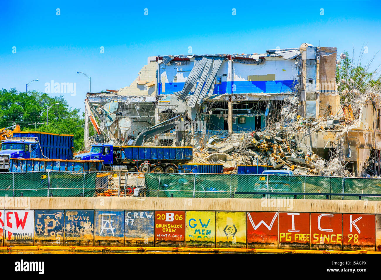 Demolish building florida hi-res stock photography and images - Alamy