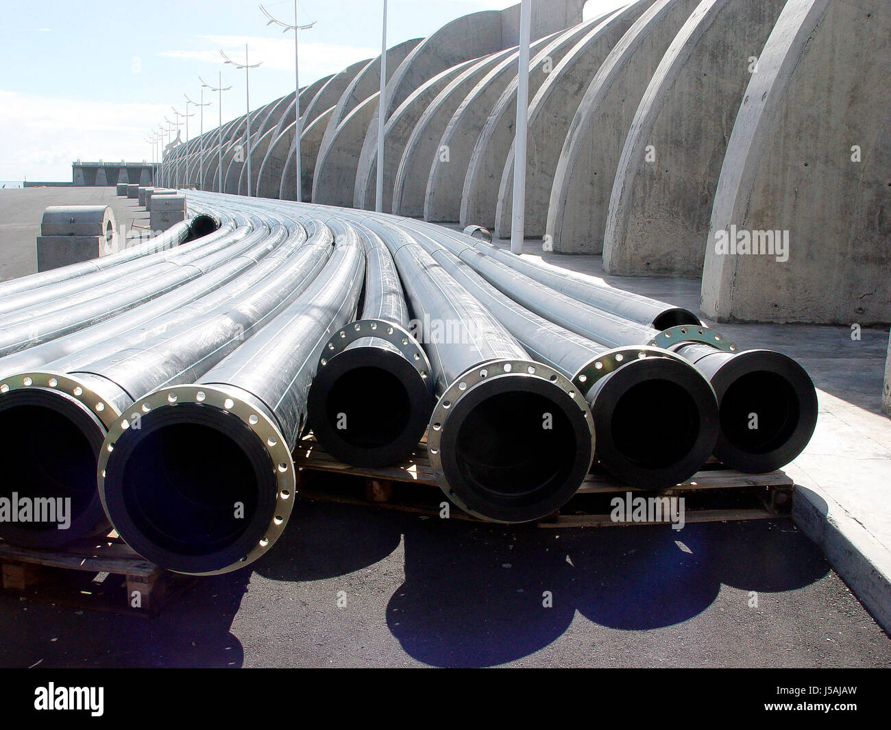 Silver tubes hi-res stock photography and images - Alamy