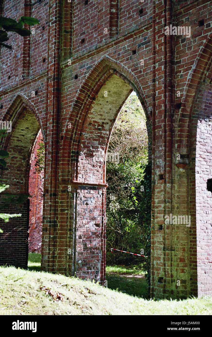 monument arc sightseeing wall germany german federal republic ruin ...