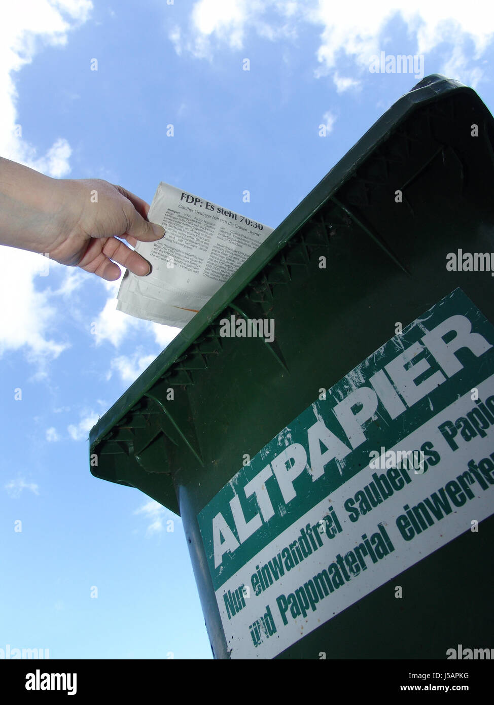 Papiercontainer hi-res stock photography and images - Alamy