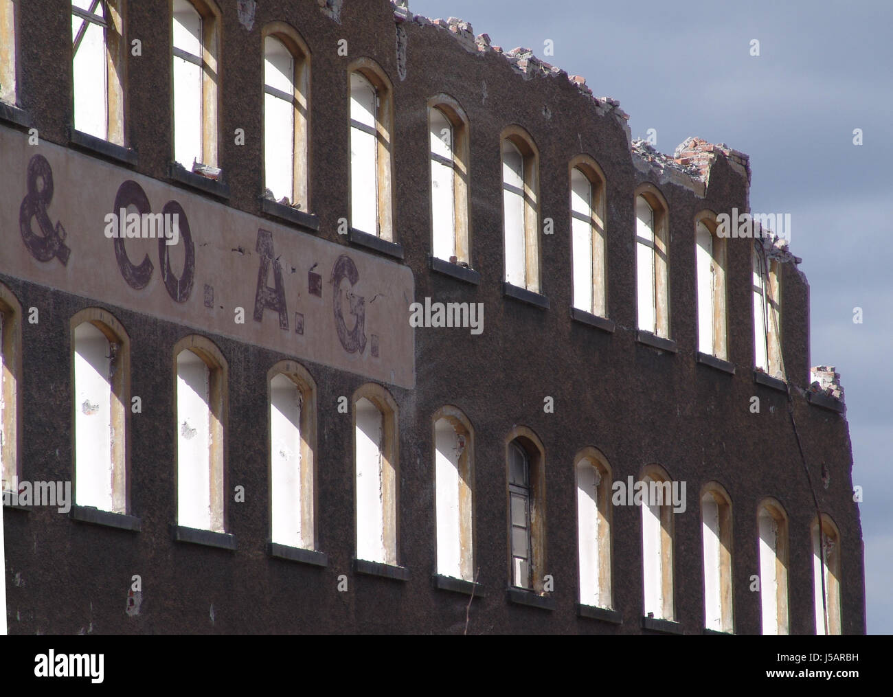 house building ruin debris destroy demolition scrapping wrecks rubble ...