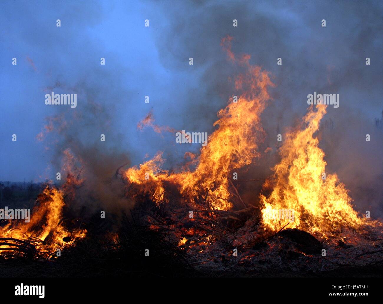 smoke smoking smokes fume ash fire conflagration flame flames heat ...