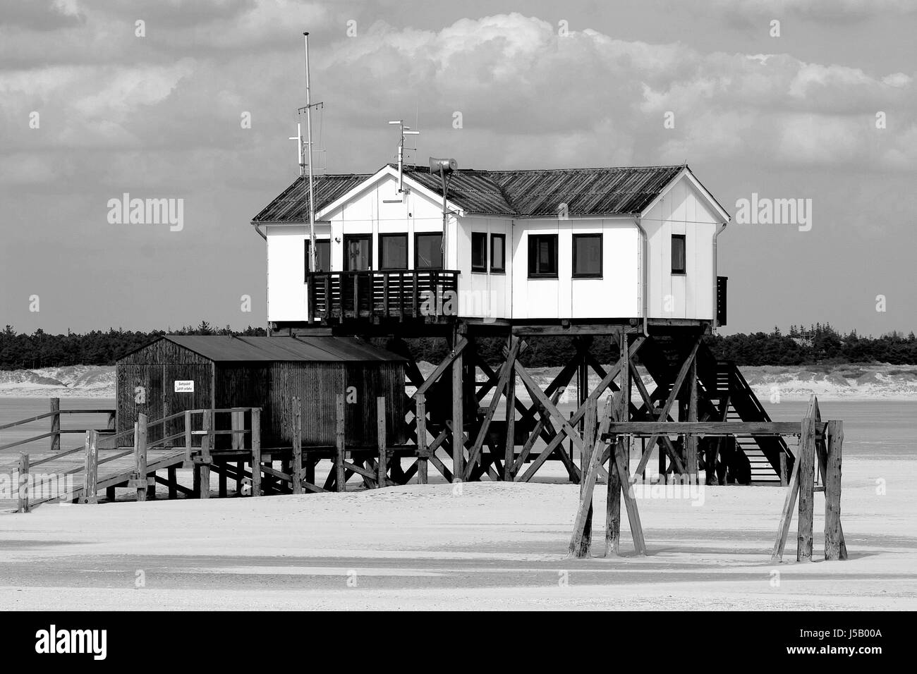 The beach house Black and White Stock Photos & Images - Alamy