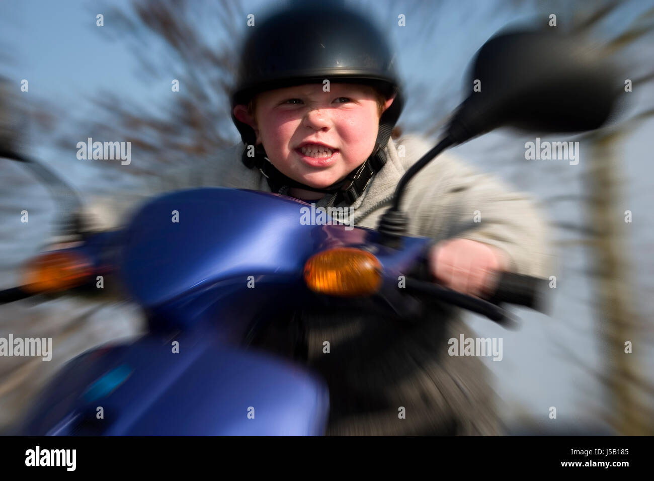 drive dynamics dynamism moped traffic transportation road traffic ...
