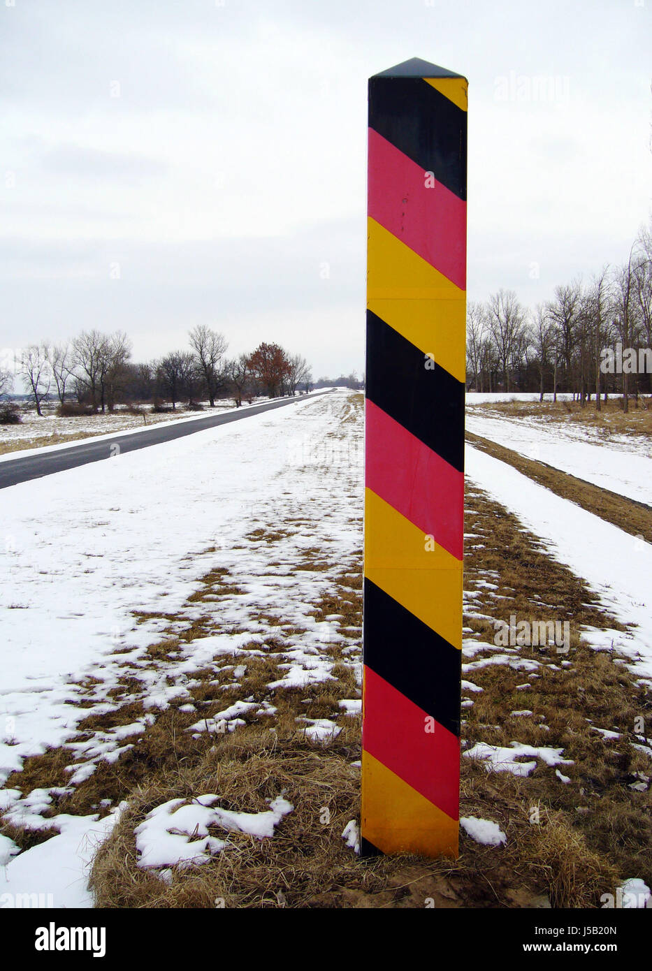 The border post hi-res stock photography and images - Alamy