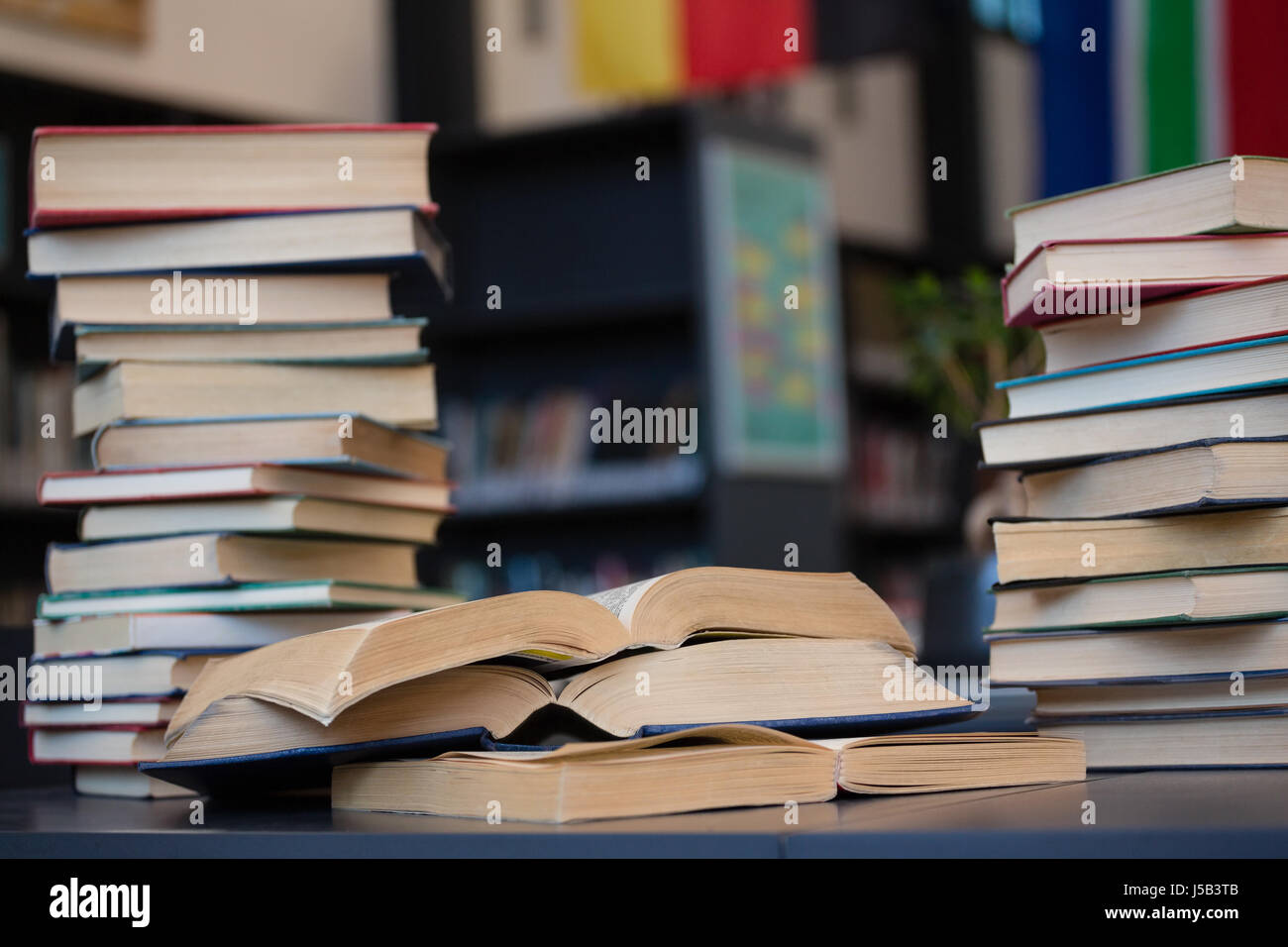 Wooden built in shelf hi-res stock photography and images - Alamy