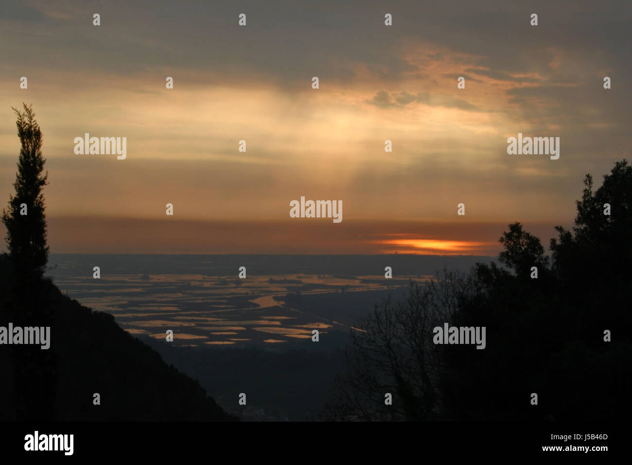 Yellowish haze hi-res stock photography and images - Alamy