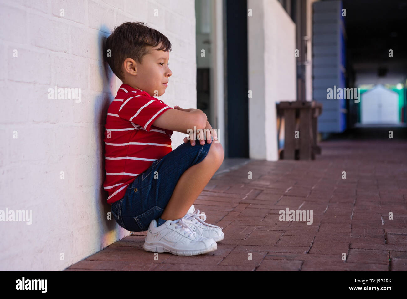 Crouching exterior hi-res stock photography and images - Alamy
