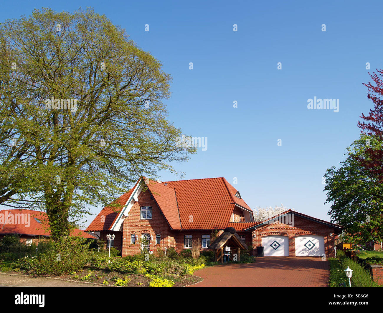 blue house building craftsman tradesman handicraftsman build home ...