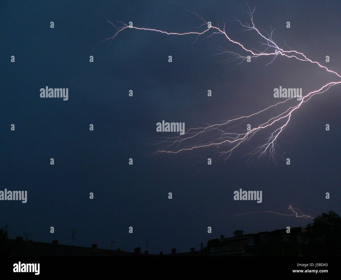 thunderstorm thundreous lightning sheet lightning flash thunder in the ...