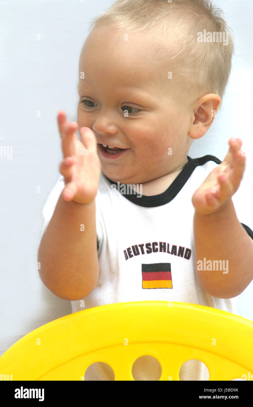 laugh laughs laughing twit giggle smile smiling laughter laughingly ...