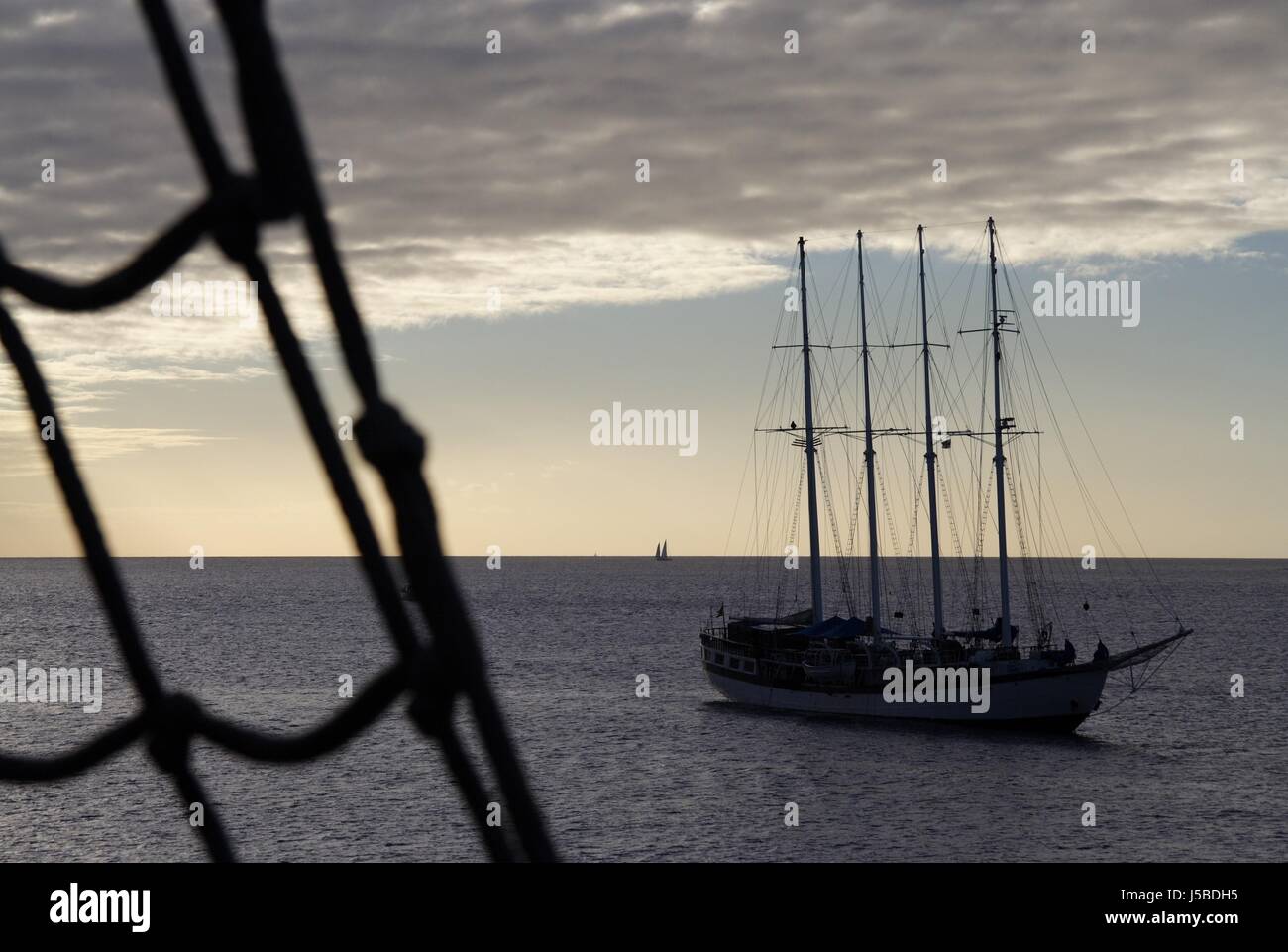 Clipper Ship Gold High Resolution Stock Photography and Images - Alamy