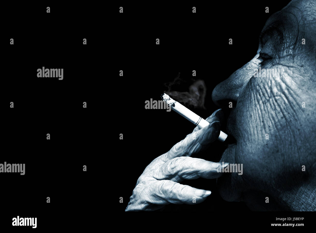 smoking can be deadly Stock Photo - Alamy