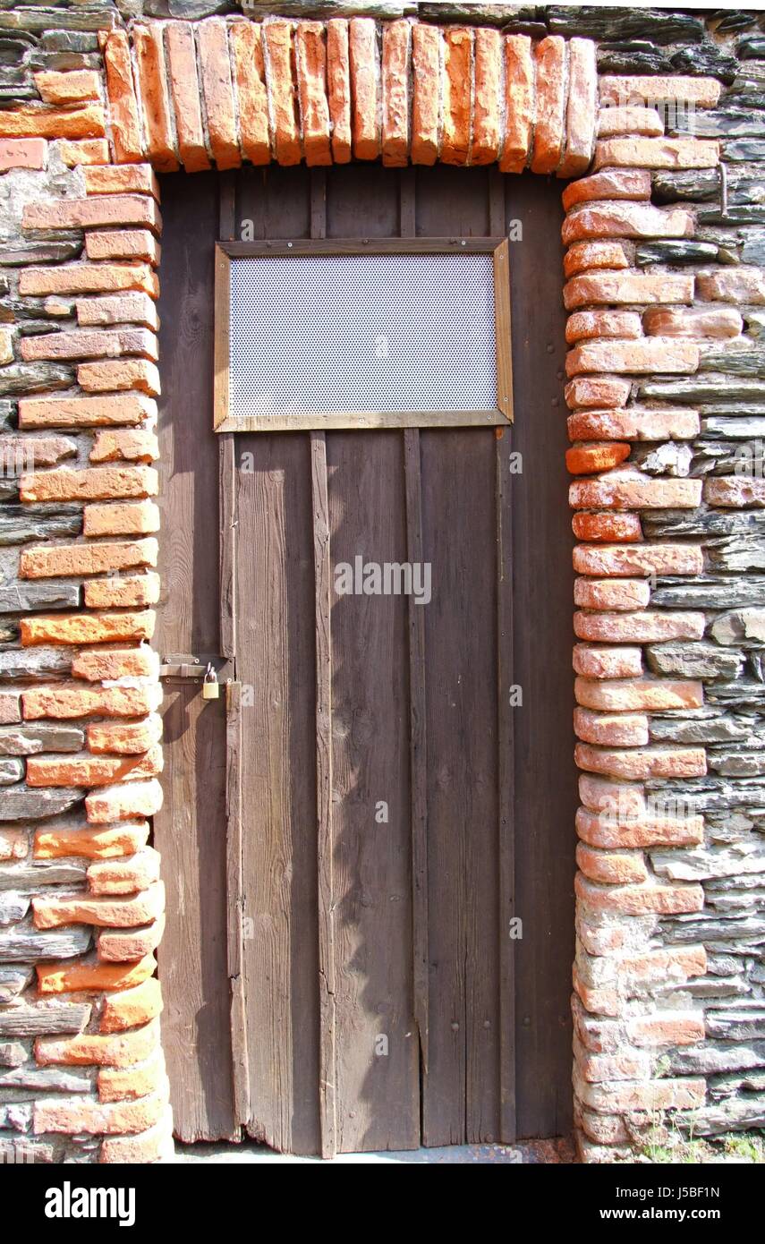 Backsteinrot hi-res stock photography and images - Alamy