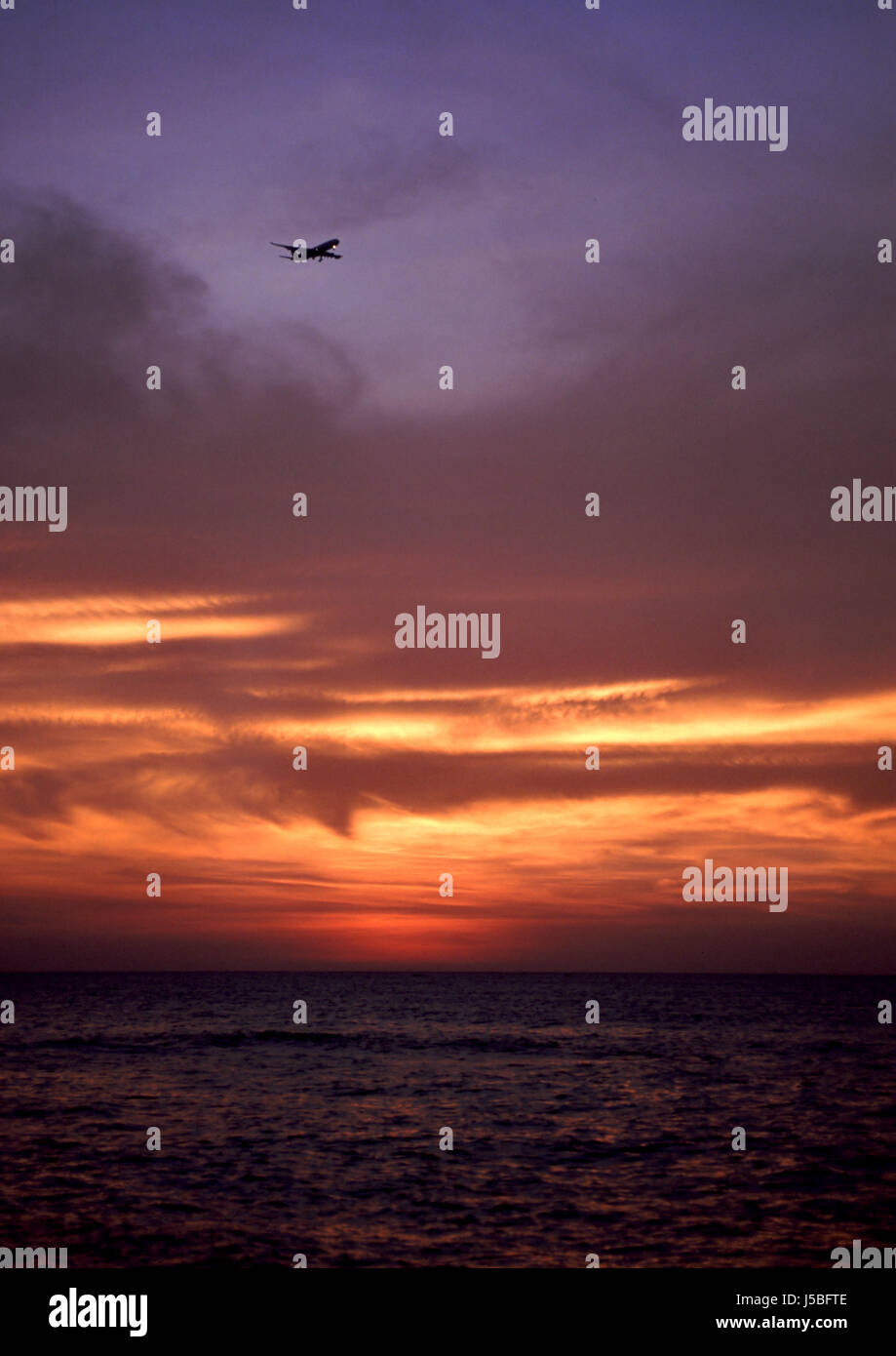 Late arrival hi-res stock photography and images - Alamy