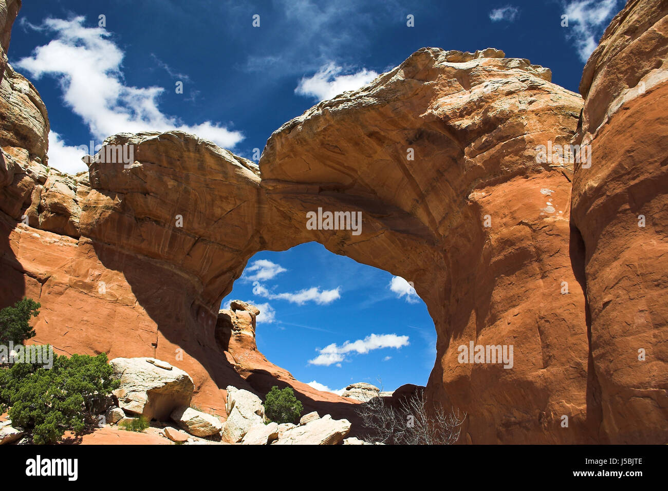 Broken arch hi-res stock photography and images - Alamy