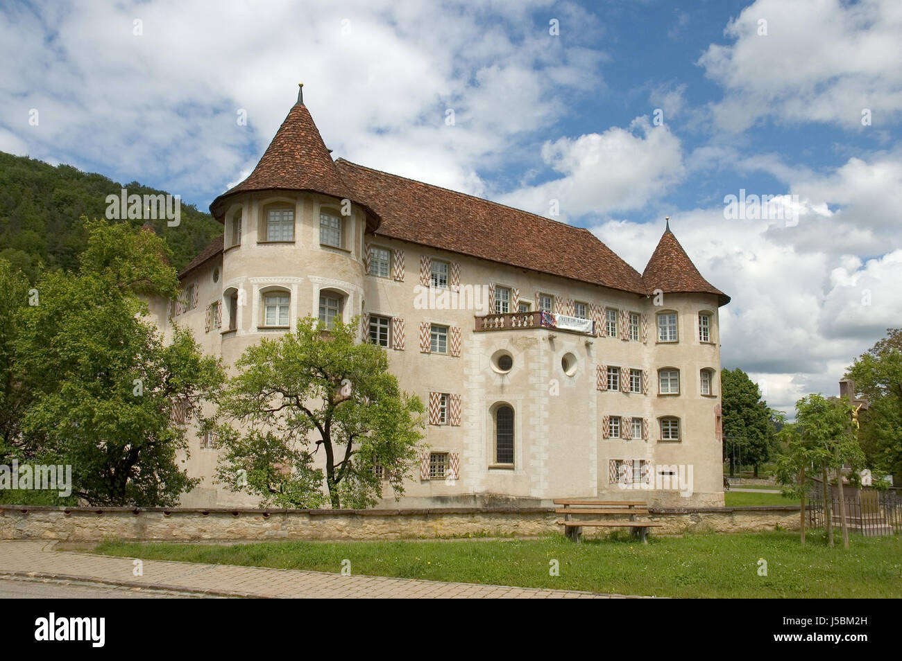 tower wall museum knight smooth fortification ditch chateau castle ...
