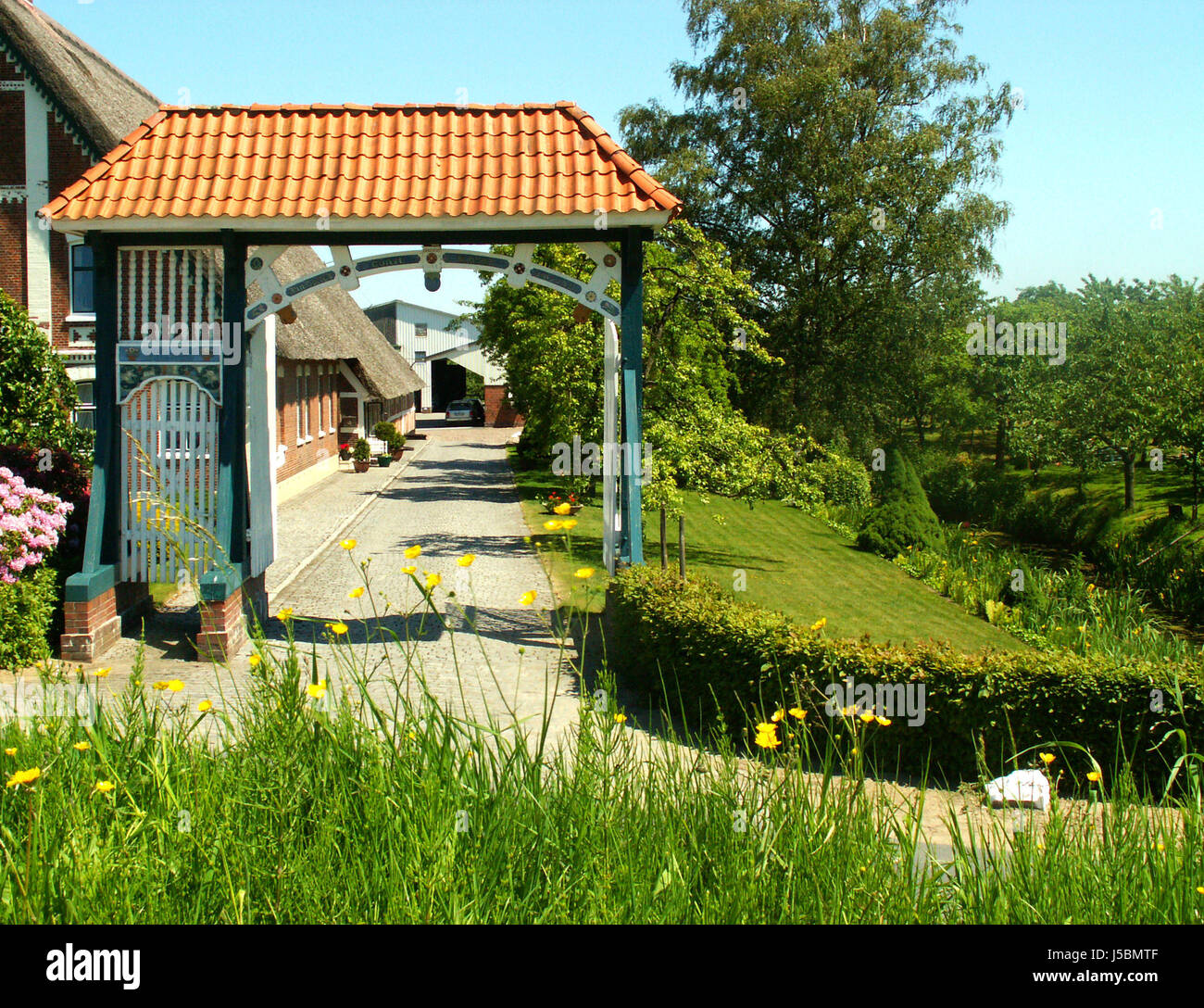 house building goal passage gate archgway gantry yard farm homestead ...