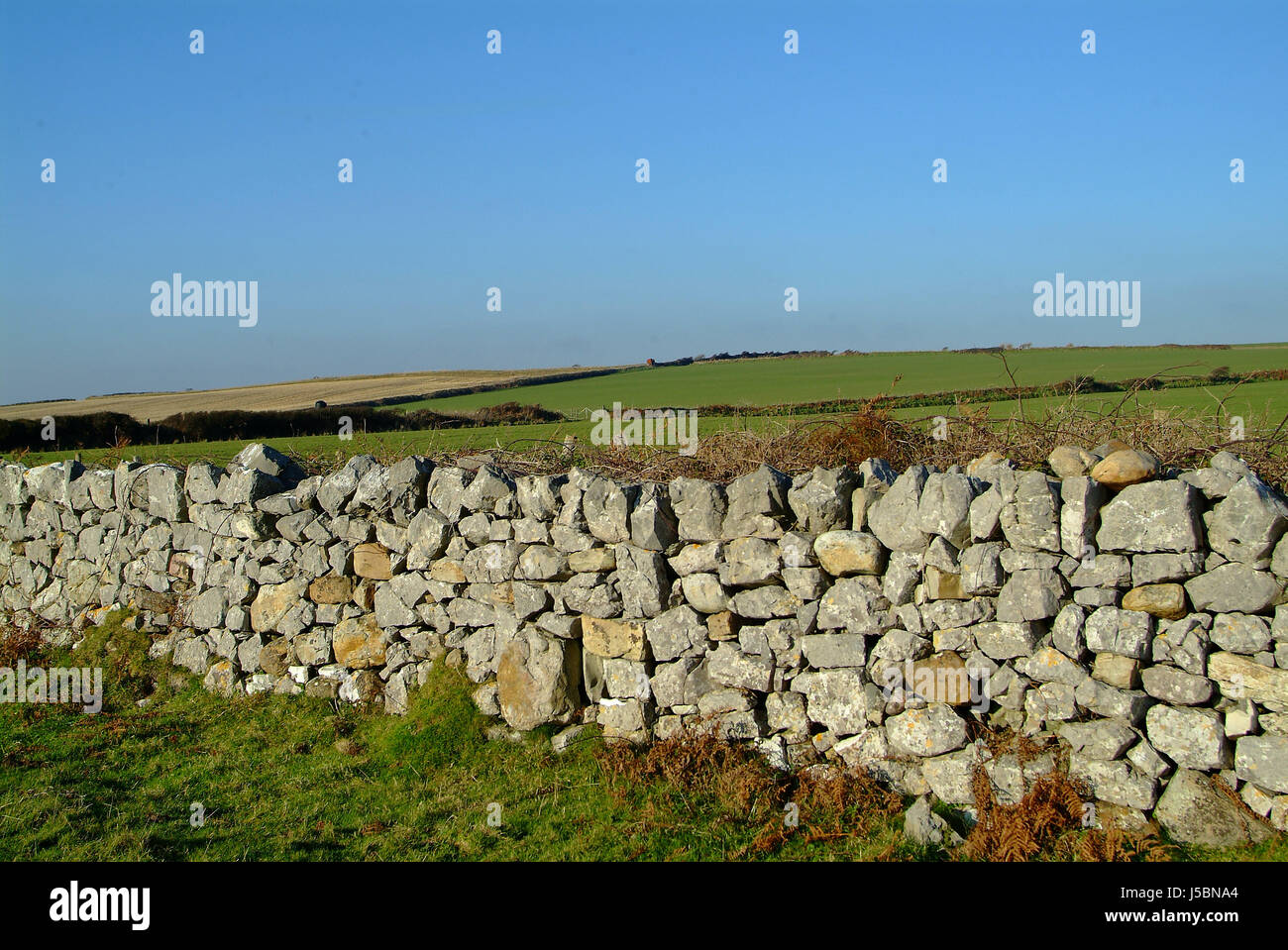 4 way wall hi-res stock photography and images - Alamy