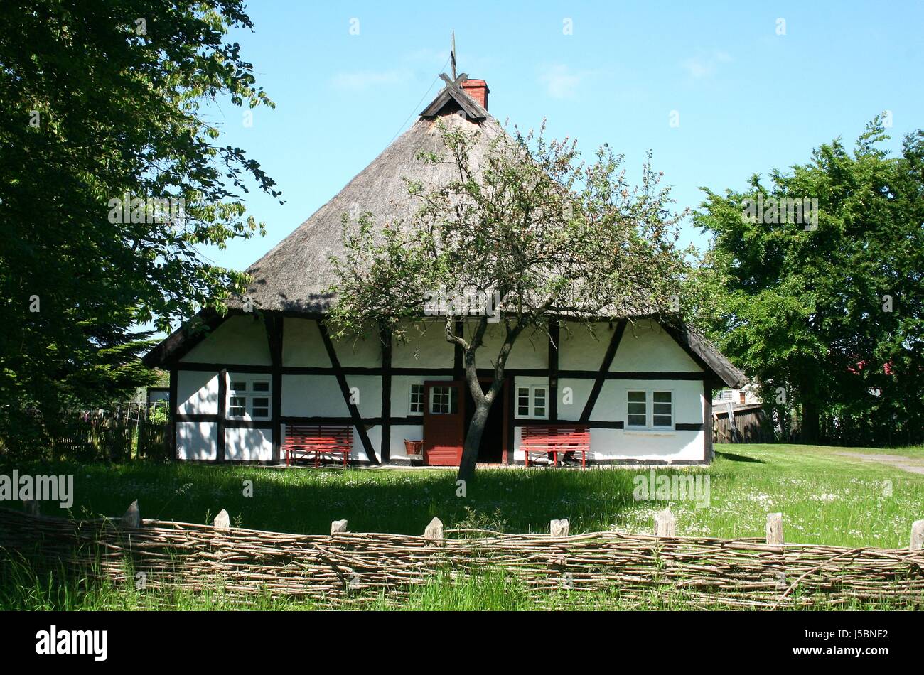 house home dwelling house residential building building bucolic garden ...