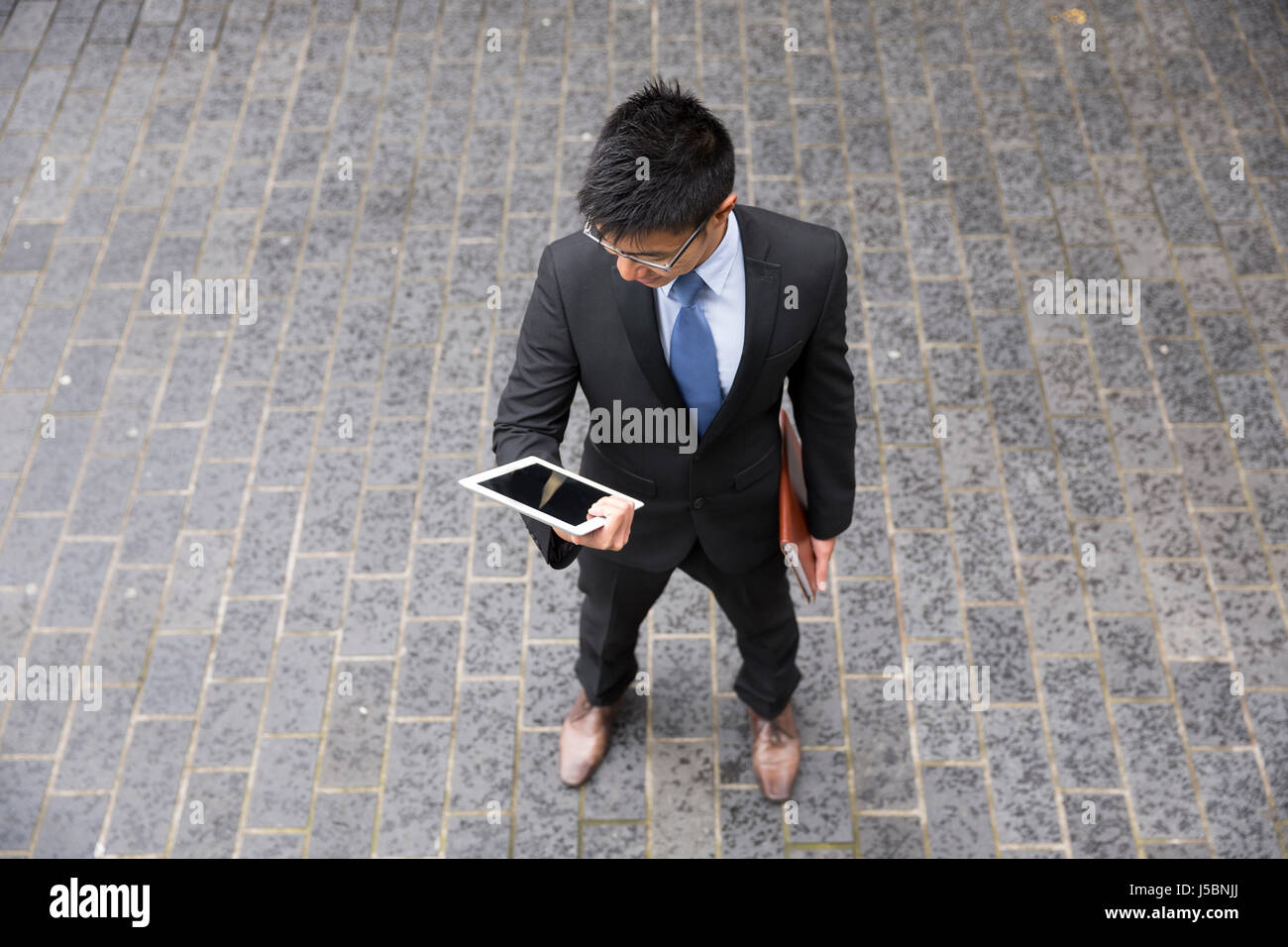 Man above city hi-res stock photography and images - Alamy