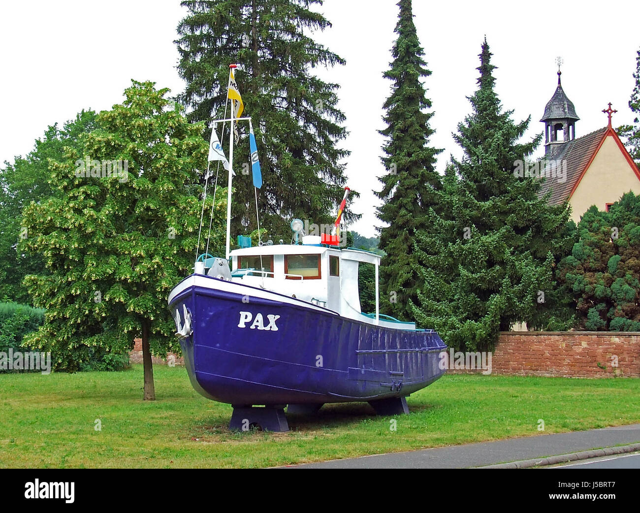 monument tree trees meadow sailing boat sailboat rowing boat boat ...