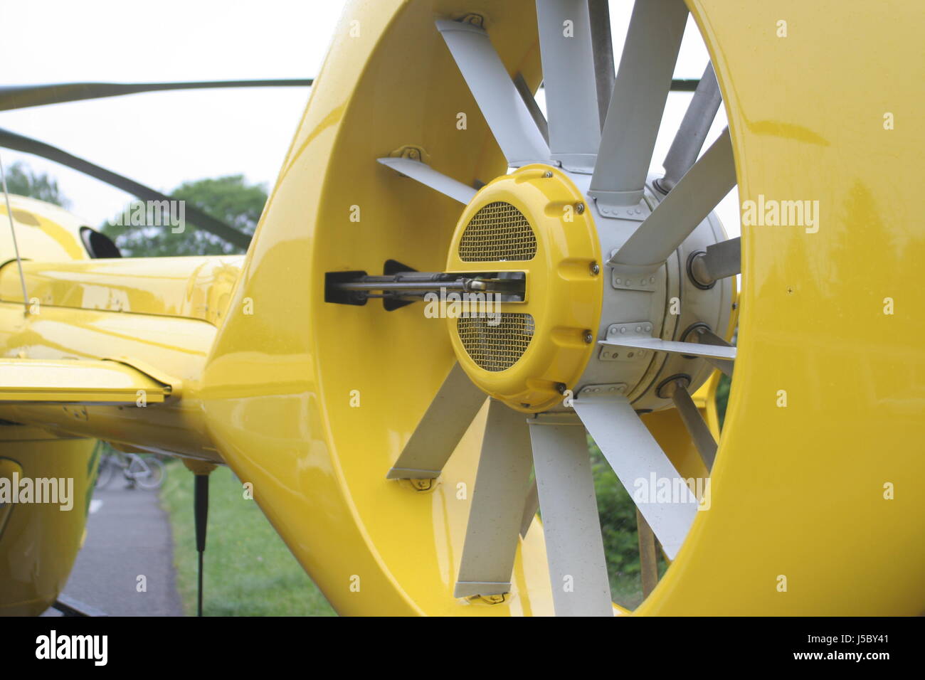detail engine drive motor emergency emergency surgeon rescue helicopter ...
