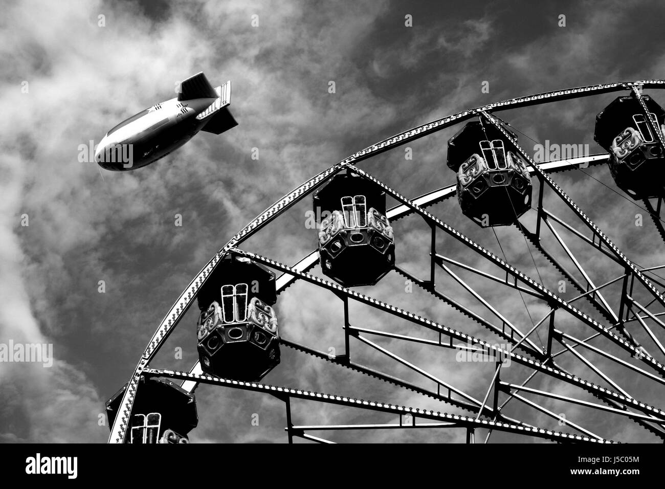Zeppelin hi-res stock photography and images - Alamy