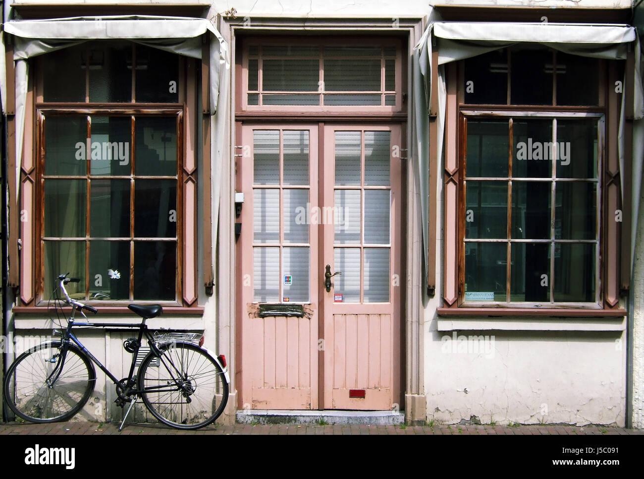 wheel window porthole dormer window pane door mailbox awning mailboxes ...