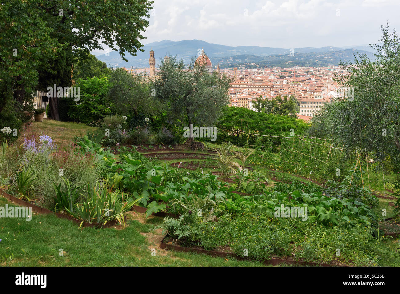 Italian renaissance garden hi-res stock photography and images - Alamy