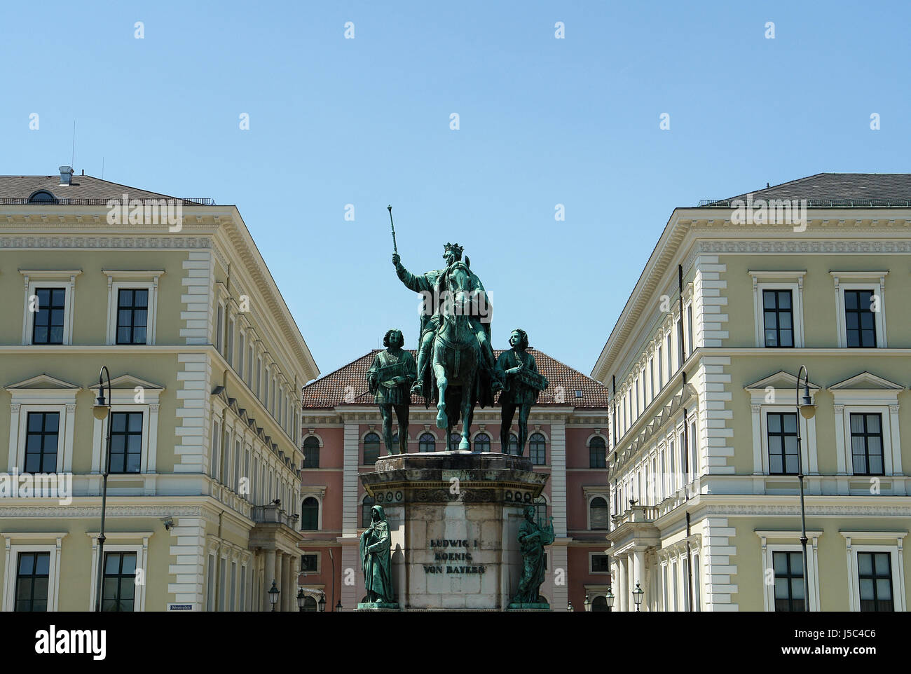 monument statue bavaria munich city emperor king odeonsplatz ...